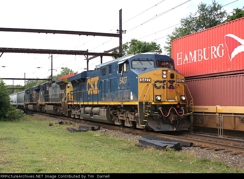 CSX 5427 on Q438